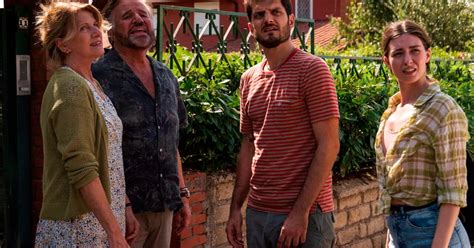 La Imperdible Precuela Del Film Italiano Que Lidera El Top Ten De