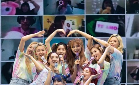 TWICE STUCK IN MY HEAD Versi Jepang Melonjak Peringkat Di Top Line Music Mingguan