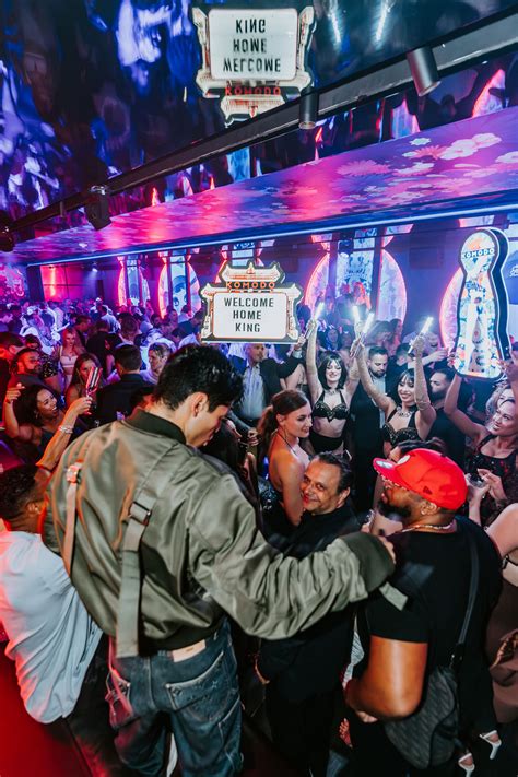 Lounge Komodo Dallas