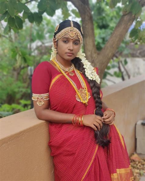 Photos ஜாக்கெட் அணியாமல் தெறி போஸ் நம்ம சுந்தரி சீரியல் கேப்ரியல்லவா இது ஷாக்கான ஃபேன்ஸ்