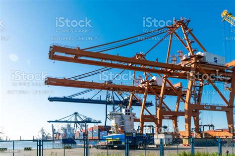 상업용 항구의 화물 크레인 및 컨테이너 터미널 0명에 대한 스톡 사진 및 기타 이미지 0명 Container Crane