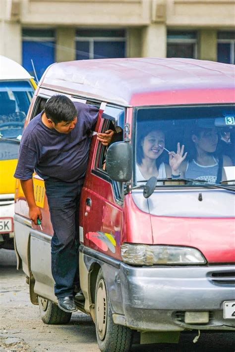 Зангараг мн 😋Муусайн эрчүүдийг урд нь суух гэхлээр хүнтэй гээд суулгадаггүй Нугас мугасханд