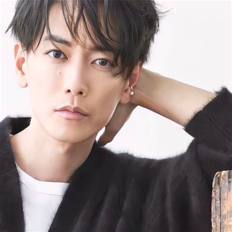 さくら on Instagram おはようございます たくさんのフォローありがとうございます 今日も一日癒されましょう あぁぁぁ 目が合う 佐藤健