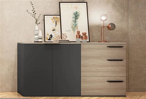 На добра цена ли може да се избере скрин Estilo Е Списание за Интериор Обзавеждане и Декорация