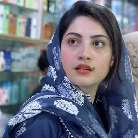 آ نکھیں بھر جا تی ہیں