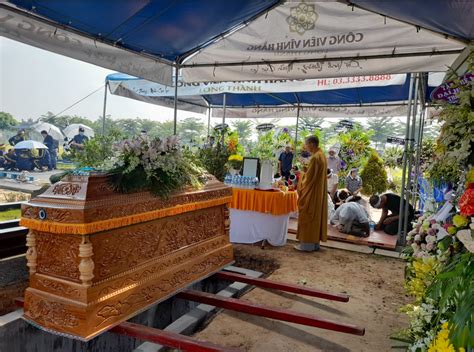 S Kh C Nhau Gi A Phong T C Tang Ma C A Ng I Vi T X A V Nay