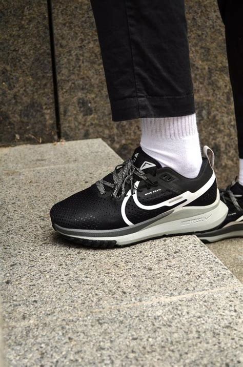 Чоловічі кросівки nike pegasus trail 4 black найк пегасус трейл 4 блек ...