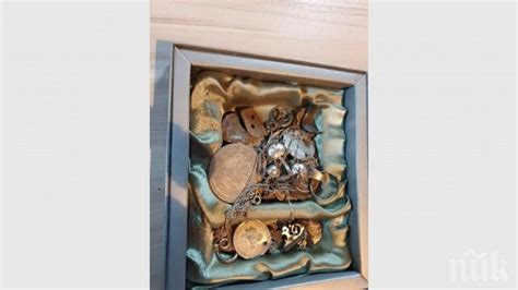 Удариха иманяри в Копривщица кътали жълтици саби и стари пушкала СНИМКИ Информационна