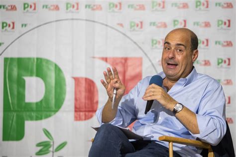 Zingaretti Renzi Mi Ha Avvisato Della Scissione Con Un Messaggio Whatsapp