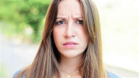 7 Behaviors Of People Who Are Destined To Grow Up Insecure And Overly