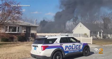Pilot Made Frantic Mayday Call Before Long Island Plane Crash Cbs New