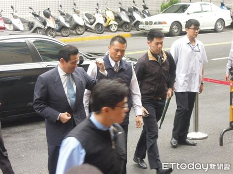 快訊馬英九洩密案二審再開庭 微笑握拳面對官司 ETtoday法律新聞 ETtoday新聞雲