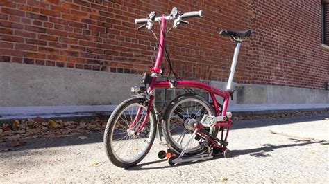 Brompton Vs Strida Comparing 2 Iconic Folding Bikes Bromptom