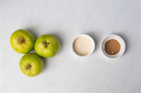 Traditional British Apple Crumble Recipe