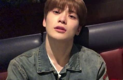 고장난 가로등 포스타입 채널