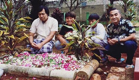 Kerinduan Istri Komeng Setelah Kepergian Caca Photo