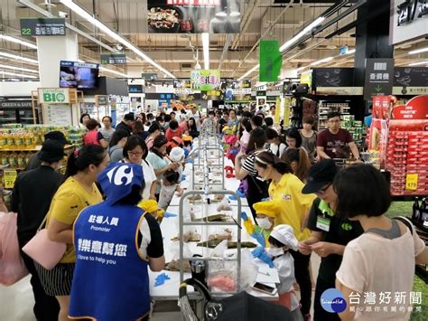 搶攻端午商機 家樂福推超過60款粽子