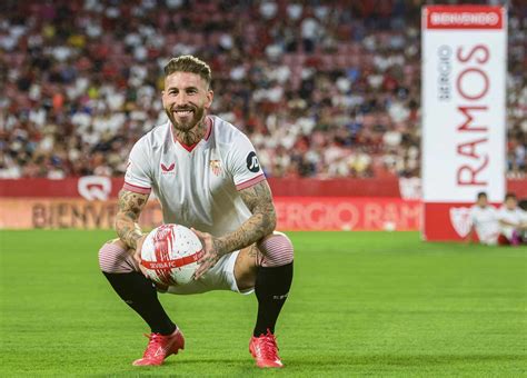 Sergio Ramos Fa Neteja Al Vestidor Del Sevilla 1 Nom El Primer A Caure