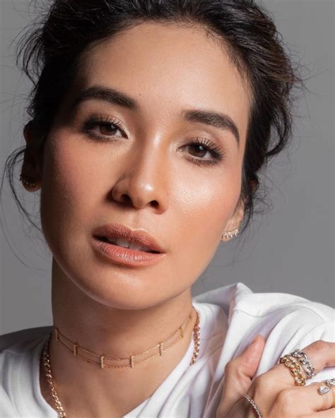 Makeup Natal 5 Inspirasi Gaya Glamor Klasik Dari Artis Cantik Indonesia