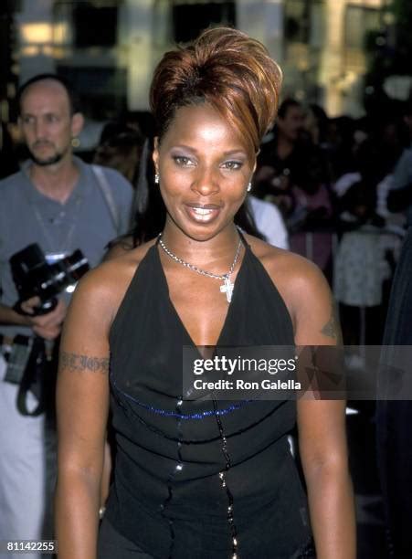 77 Mary J Blige 1998 Photos And High Res Pictures Getty Images