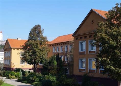 Stredná Priemyselná škola Elektrotechnická Hálova 16 Bratislava Vyber Správnu školu