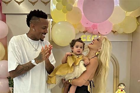 Karoline Lima e sua filha Cecília Reprodução Instagram Éder Militão e