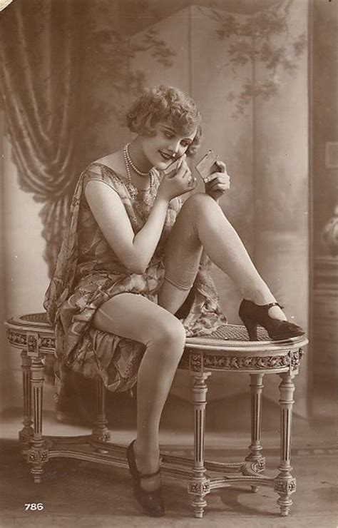 25 Glamorous Makeup Photos Of Young Beauties In The 1920s ~ Vintage