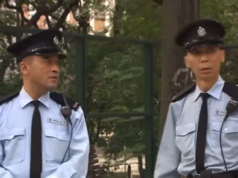 我覺得呢part好真實，呢兩個係咪真係警察嚟🤔佢哋講嗰啲嘢好似真係警察會講嘅嘢