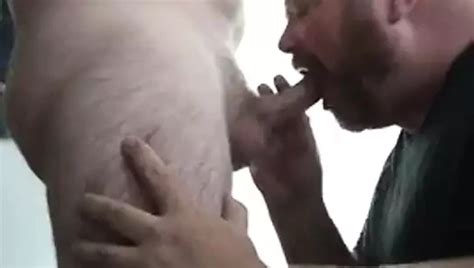 Schnurrbart Papi Lutscht Schwanz Xhamster