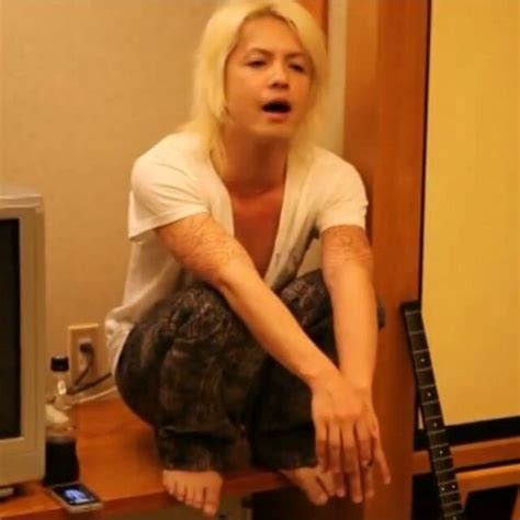 Pin By Cindy Kaminaka On Hyde Hyde Singer Handsome