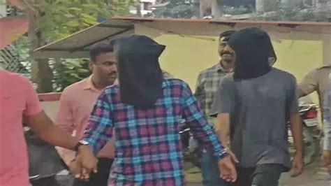 Crime News धक्कादायक समलिंगी संबंधातून काढला आई मुलाचा काटा