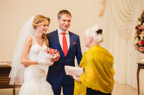Свадебные подарки молодоженам от родителей: лучшие варианты
