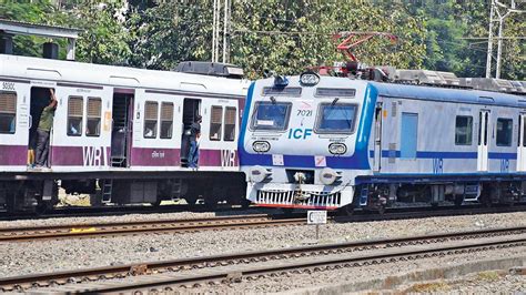 Mumbai Passengers Can Upgrade First Class Passes To Travel In Ac Local