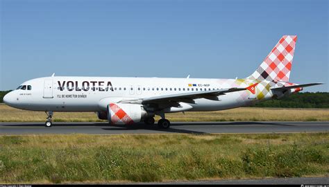 EC NOP Volotea Airlines Airbus A320 214 Photo By Elwin Wagner ID