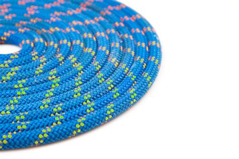 흰색 배경에 등반 장비를위한 내구성있는 컬러 로프 꼰 케이블의 코일 관광 및 여행 품목 0명에 대한 스톡 사진 및 기타 이미지 0명 고정시킴 나선형 Istock