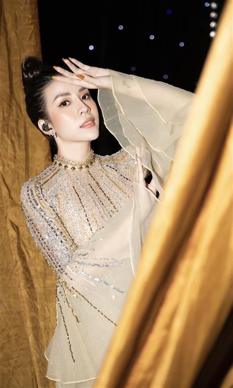 Mợ Hai” Ngô Phương Anh Trở Lại Sàn Diễn Thời Trang