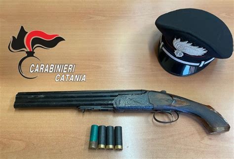 Con Un Fucile A Canne Mozze Sotto Il Letto Arrestato