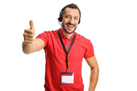 핸즈프리 마이크가 달린 헤드셋을 착용하고 엄지 손가락을 위로 올리는 남성 디스패처 30 34세에 대한 스톡 사진 및 기타 이미지 30 34세 고객 서비스 담당자