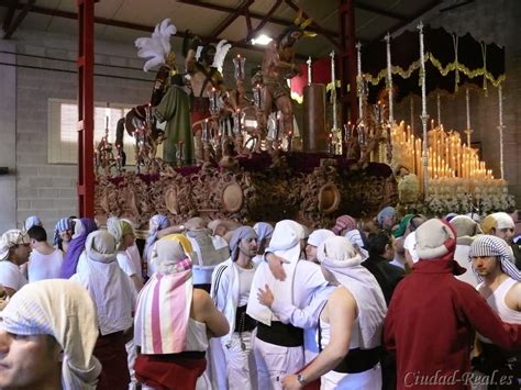 COFRADÍA DE LA FLAGELACIÓN EL DOMINGO COMIENZAN LOS ENSAYOS DE LOS HERMANOS COSTALEROS