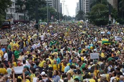 Brasileiros Vão às Ruas Contra Corrupção Jornal Joca