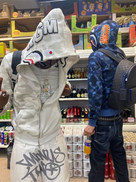Pin Van Definitely First Op Cybery2k Dxrk29 Streetwear Mannen