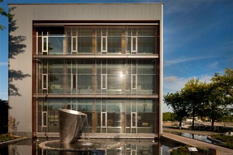 Ucsd Structural And Materials Engineering Building By The Miller Hull