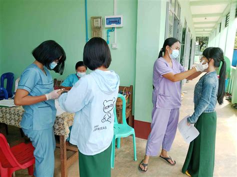 ဆီဆိုင်မြို့ အမှတ် ၄ အခြေခံပညာမူလတန်းကျောင်း၌ ကျန်းမာရေးစစ်ဆေးပေးခြင်းန