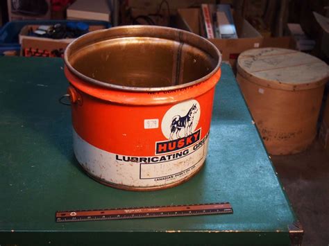 Husky Lubricating Grease 25lb Pail