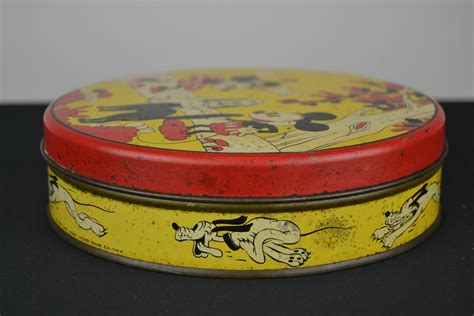 1930s Walt Disney Tin With Mickey Mouse Minnie Mouse Pluto And Cat