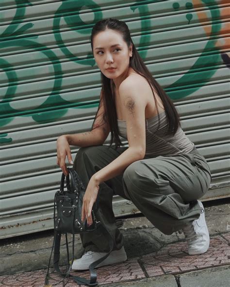 Phương Linh ở Tuổi 40 Trẻ Trung Sành điệu Không Kém Em Gái Phương Ly Nhờ 4 Món Thời Trang