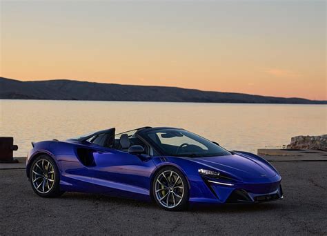 McLAREN ARTURA SPIDER NOVO ESPORTIVO PHEV BRITÂNICO CHEGA 700 CV E