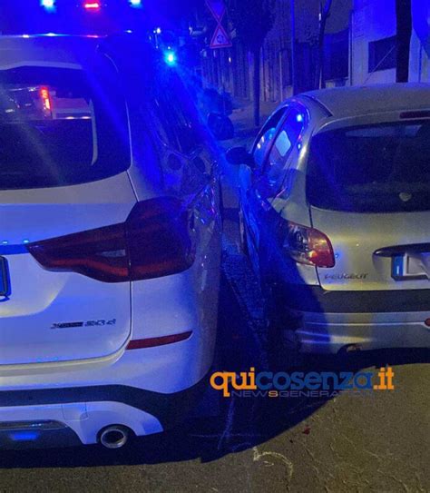 Cosenza Ennesimo Incidente In Città Scontro Tra Due Auto Su Viale