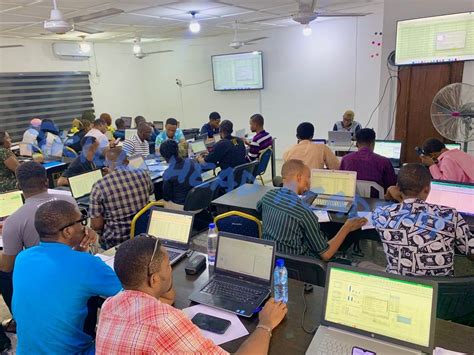 🌟 Weekend Data Analytics Class In Session 📊📚 Calling All Data Enthusiasts And Aspiring Analysts