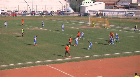 CS Hunedoara conduce ostilitățile în Liga a IV a de fotbal Stiri din